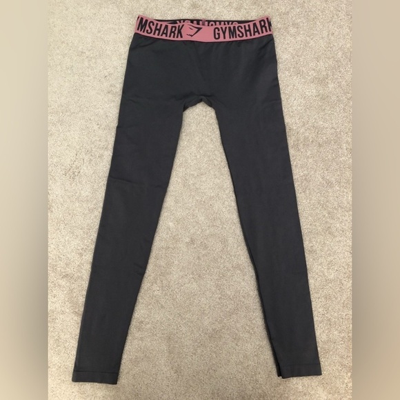 Gymshark | Pants & Jumpsuits | Gymshark Gray Leggings With Pink Logo ...